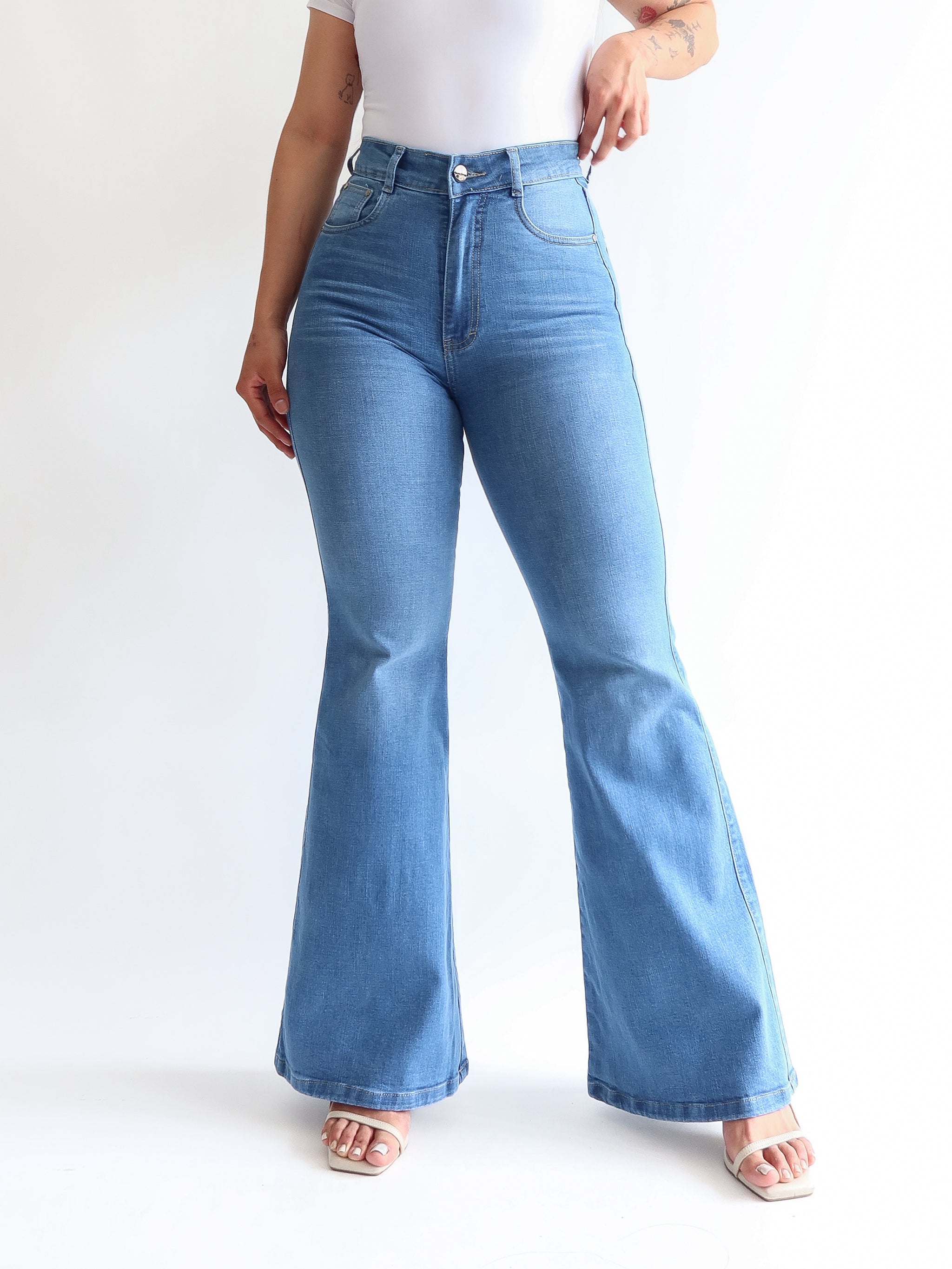 Flare jeans regular azul medio